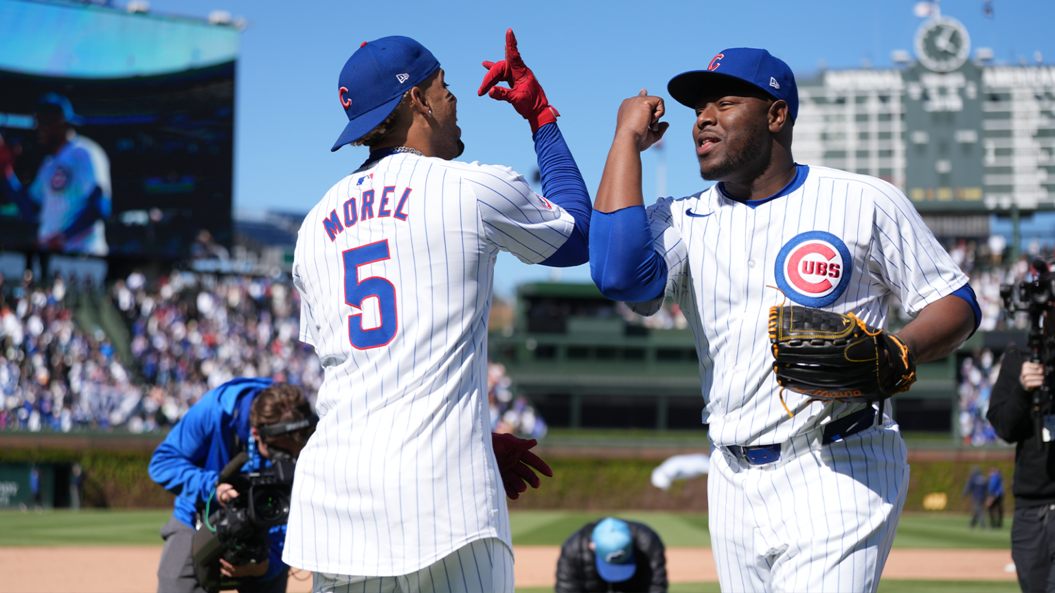 'People just gravitate towards him': A behind-the-scenes look at Héctor ...