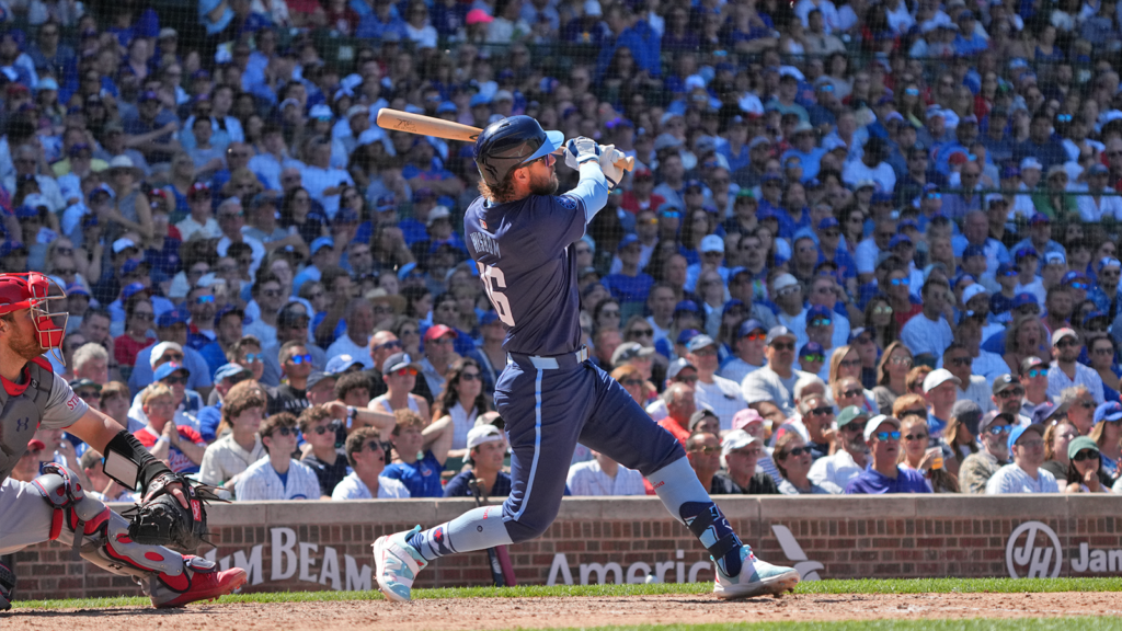 Wrigley Field winds create chaos as Cubs drop opener to Cardinals ...