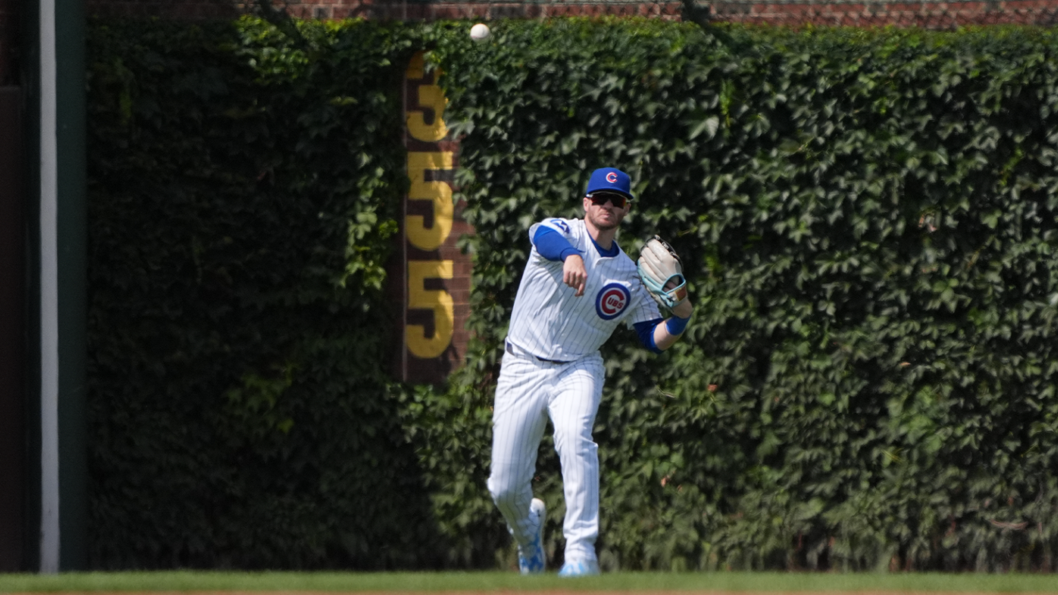 Ian Happ makes Cubs history with defensive prowess | Chicago Cubs News