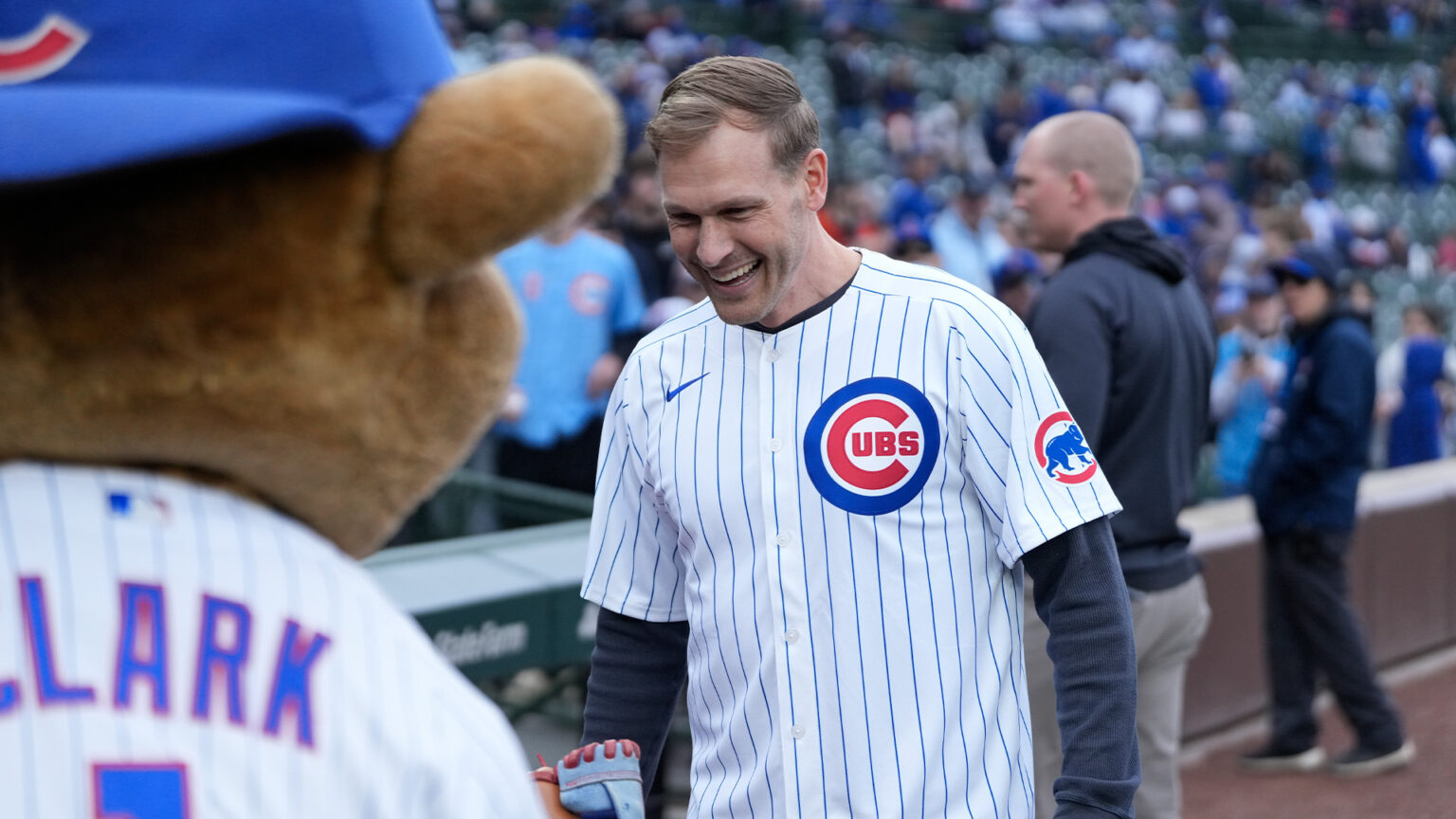 Bears coach Ben Johnson given hero's welcome throwing first pitch at ...