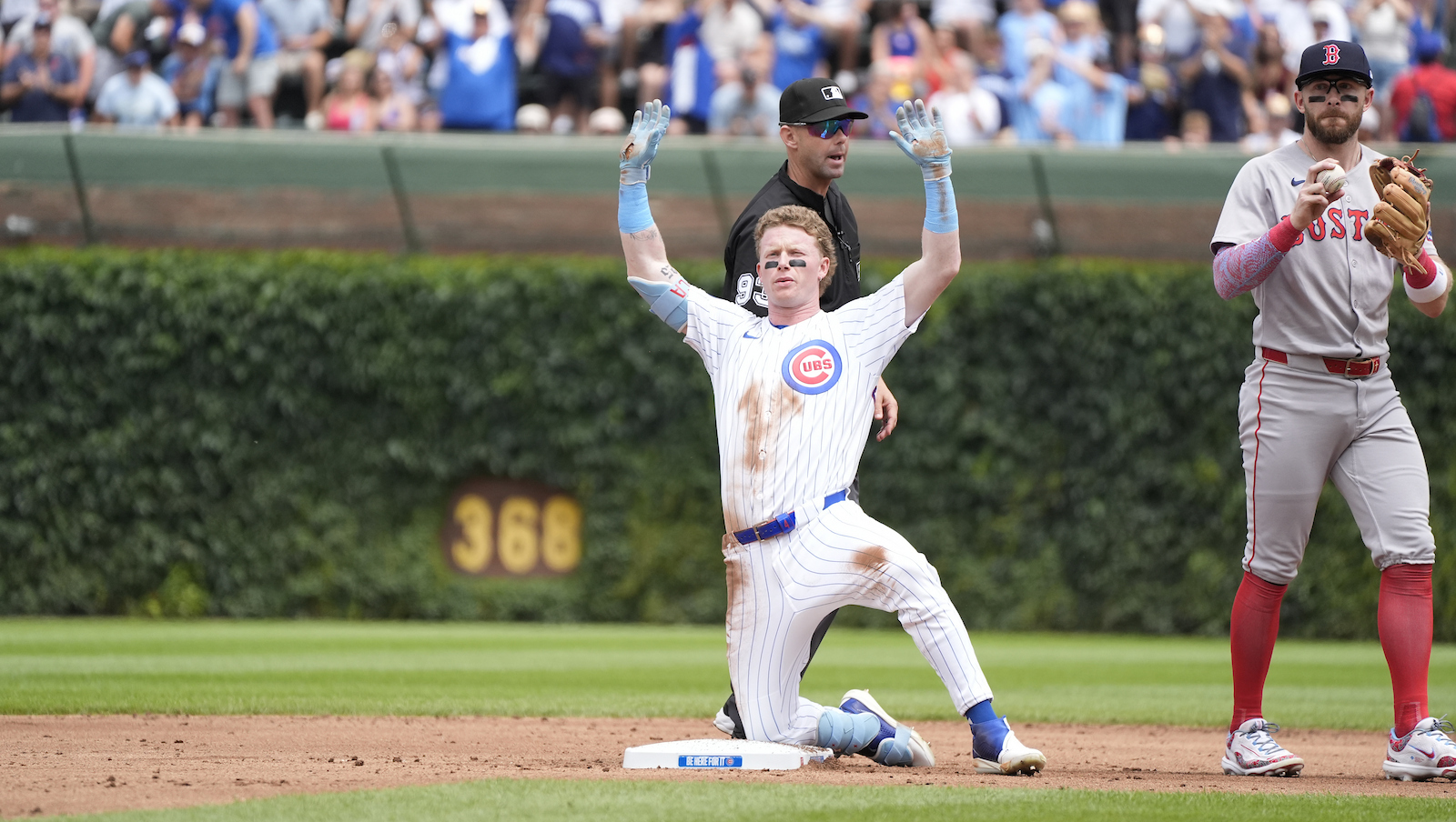Pete Crow-Armstrong surprises kids who run Wrigleyville lemonade stand ...