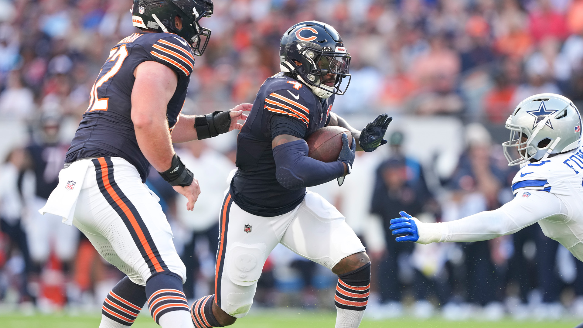 Bears practice report: Ben Johnson calls special meeting on run game ...